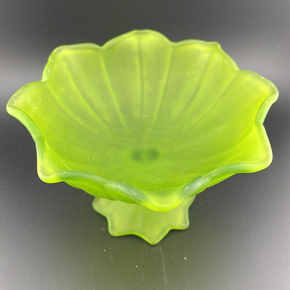 Westmoreland | Accents | Vintage Westmoreland Green Frosted Lotus ...